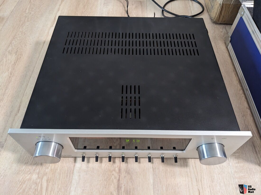 Magnum Dynalab MD 108 Analog FM Tuner with Flight Case in Original Box ...