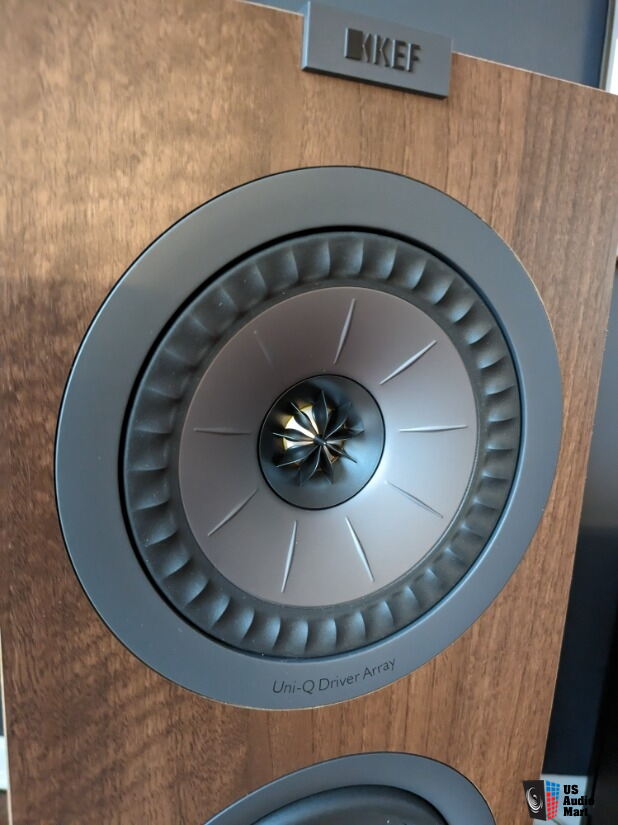 KEF Q750 tower pair & Q650c center channel combo (walnut) - Chicago ...
