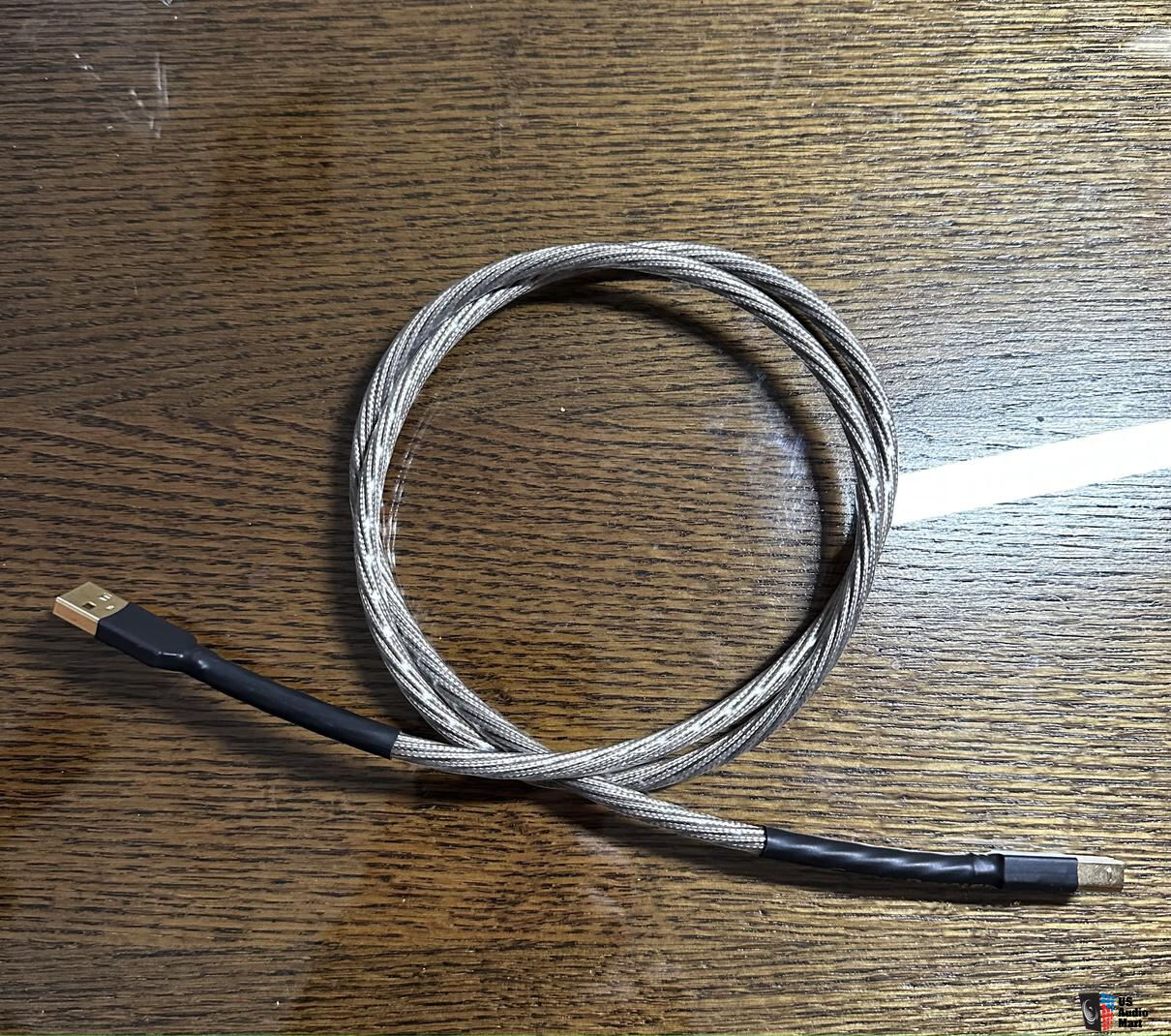 Core Power Technologies Conduit Diamond USB cable 1M Photo #4739349 ...