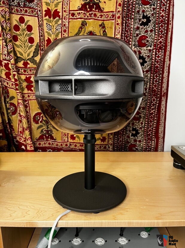 Syng Cell Alpha w/ table stand For Sale - Canuck Audio Mart