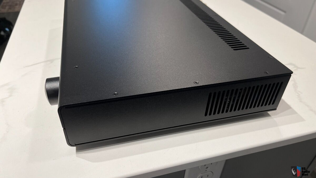 PS Audio Stellar Strata Integrated Amplifier Photo #4755040 - US Audio Mart