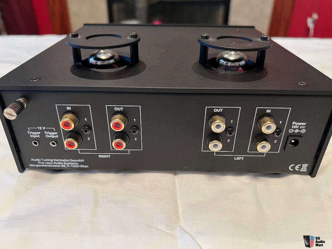 Pro-Ject Tube Box DS2 Phono Preamp Black BUNDLE Genalex Gold Lion 12AX7 ...