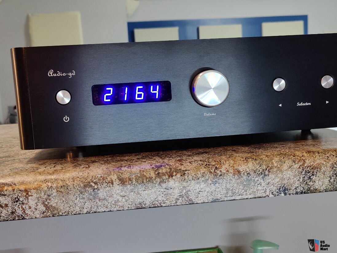 Audio-gd HE-1 Stereo Preamp with regenerative PSU Photo #4756619 - US ...