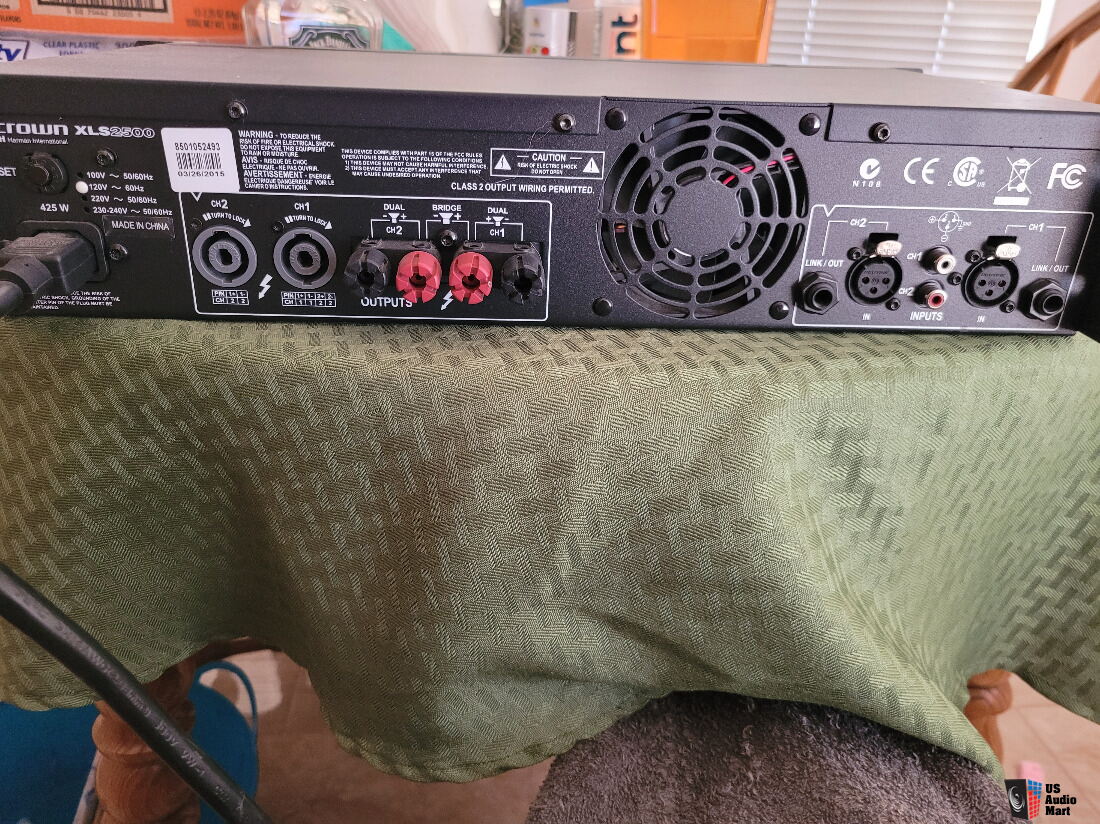 Crown XLS 2500 Photo #4765293 - UK Audio Mart