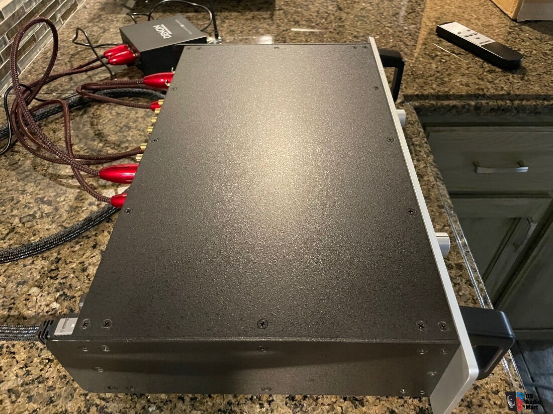Audio Research LS9 in Silver with Remote and new ARC box Photo #4771810 ...