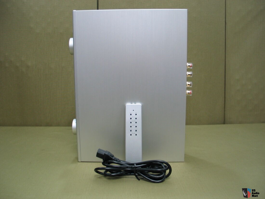 AVM Evolution A3.2 Integrated Stereo Amplifier (Original Remote, Box ...