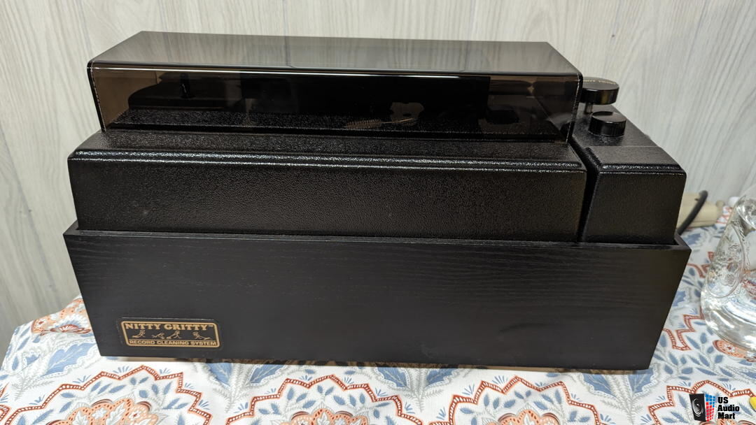 Nitty Gritty Mini-Pro 1 Record Cleaning machine in black. Cleans both ...