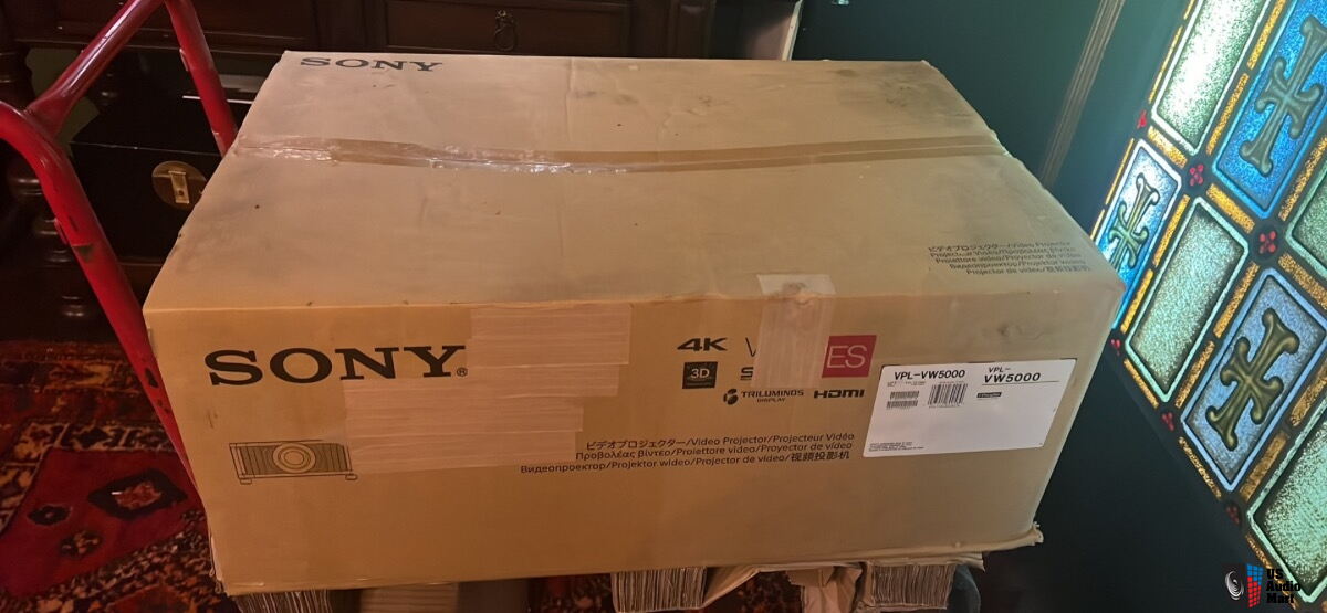VPL-VW5000ES Sony 4K Home Theater Laser Projector - still in the box ...