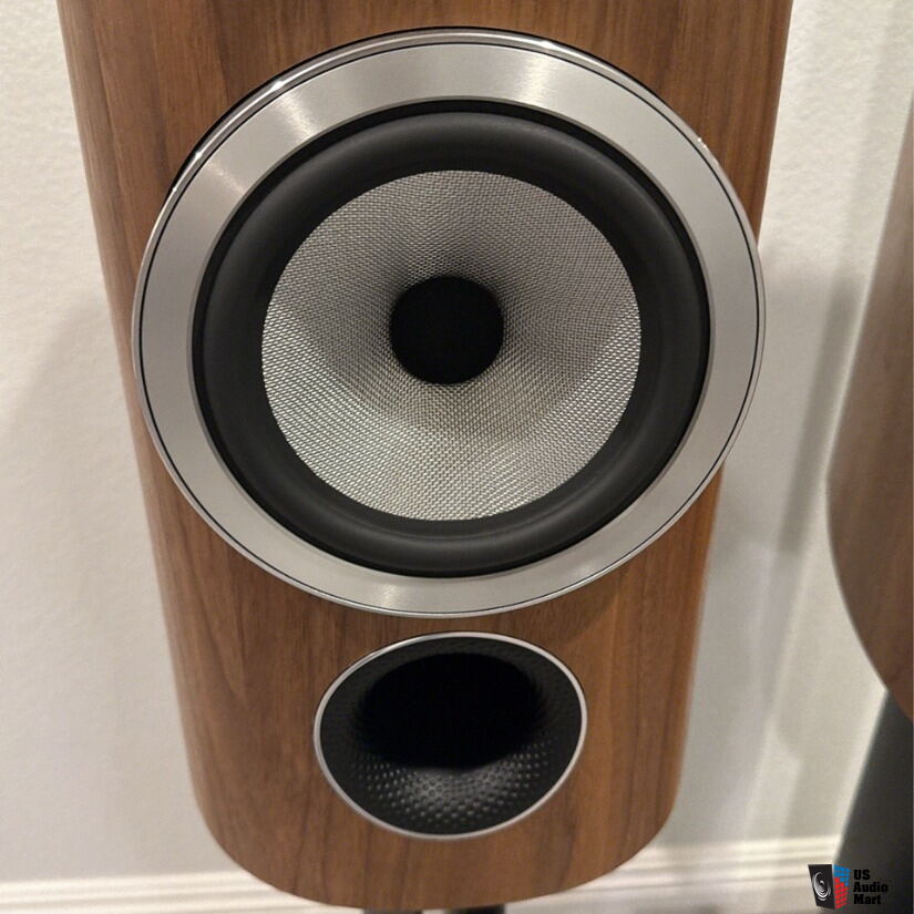 excellent Bowers & Wilkins B&W 805D4 Walnut bookshelf speakers with ...