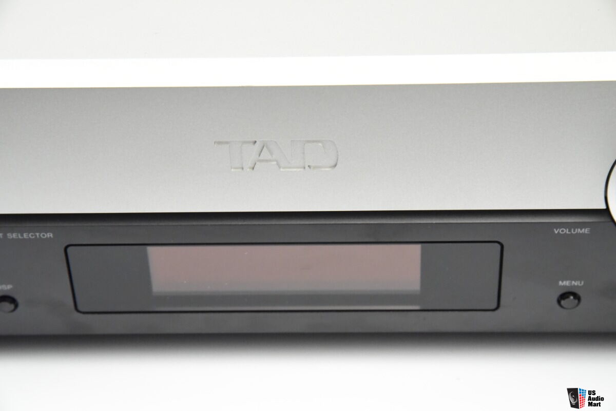 TAD C2000 Stereo Preamplifier / DAC; C-2000; Remote; Silver & Black ...