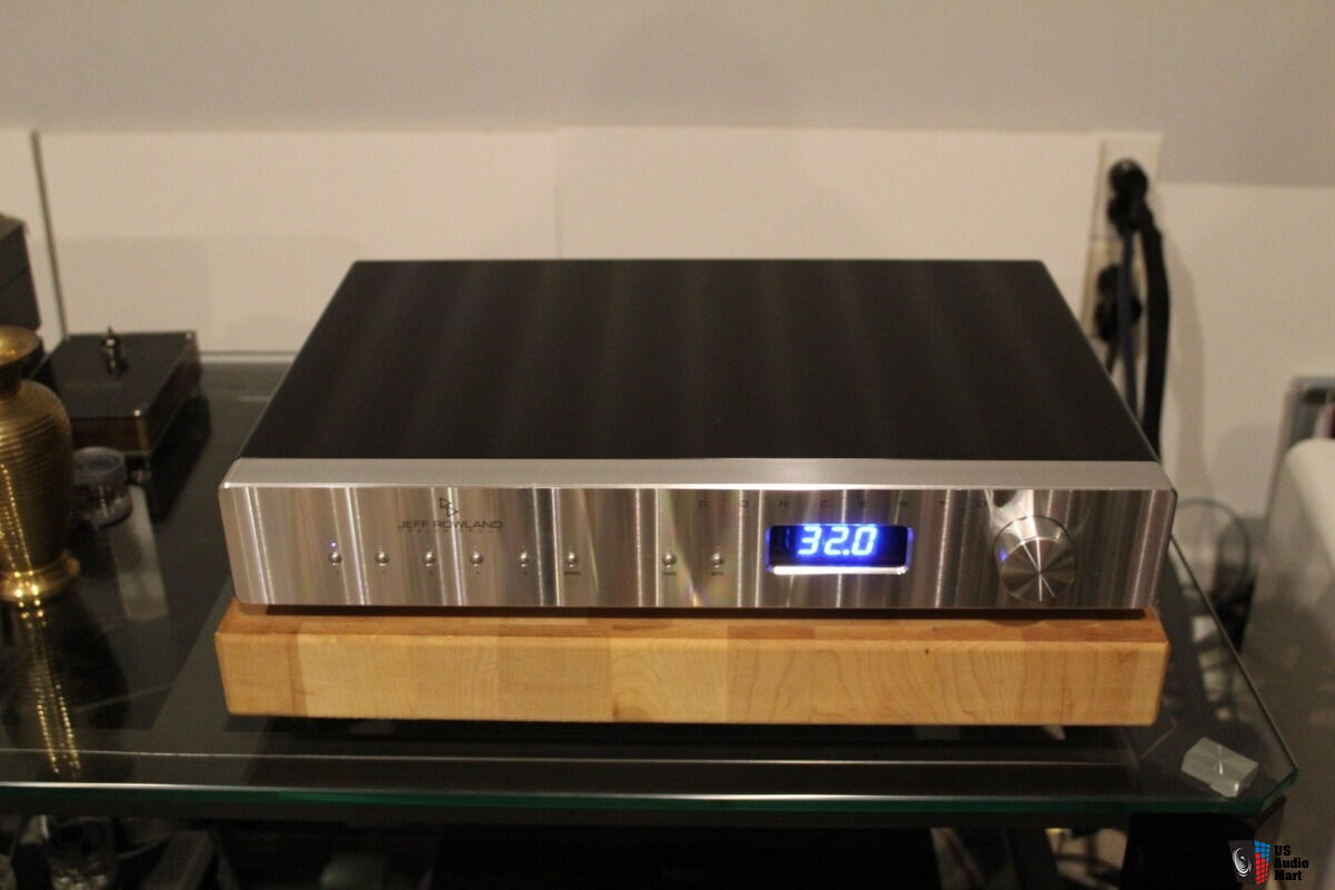 Jeff Rowland Concerto Preamplifier Photo #4804052 - US Audio Mart