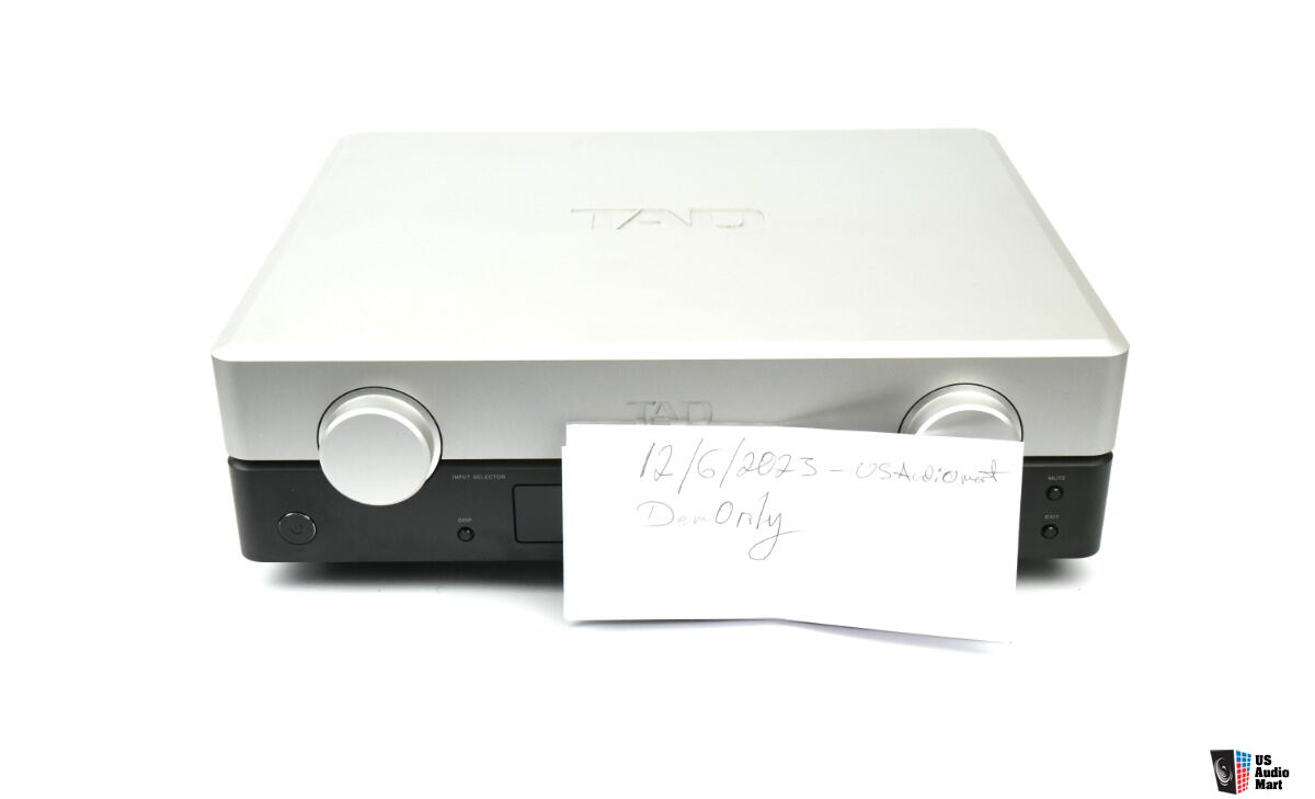TAD C2000 Stereo Preamplifier / DAC; C-2000; Remote; Silver & Black ...