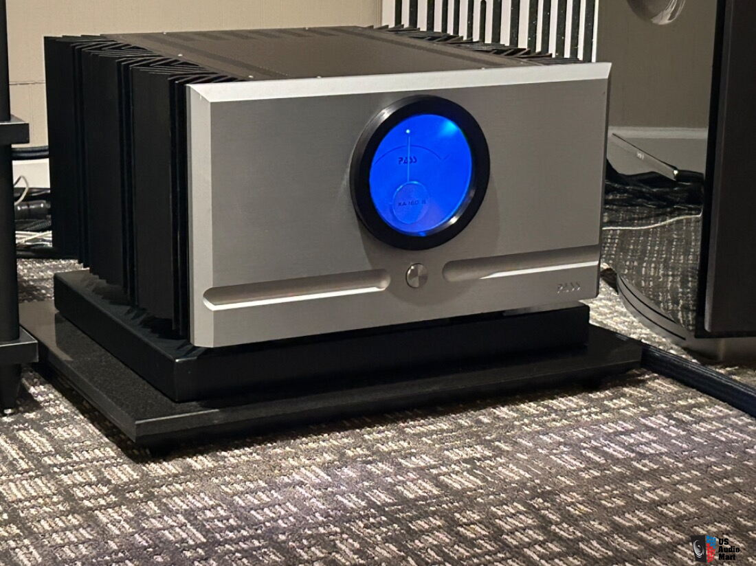 Pass Labs XA160.8 mono's!!! Photo #4809049 - US Audio Mart