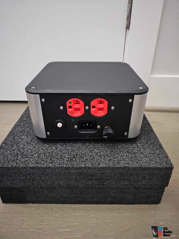 Core Power Deep=Core 1800 with power cable Photo #4810282 - US Audio Mart