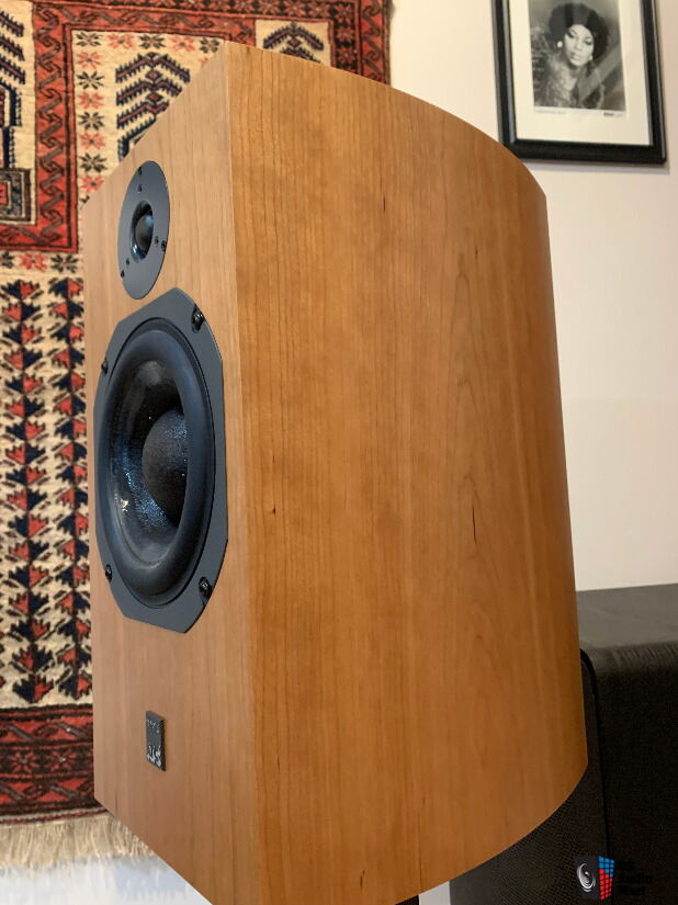 ATC SCM 19 v2 Bookshelf Speakers Photo #4823916 - US Audio Mart