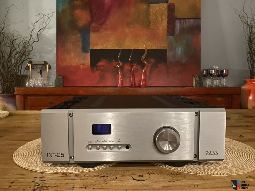 Pass Labs INT-25 integrated amplifier Photo #4826706 - US Audio Mart