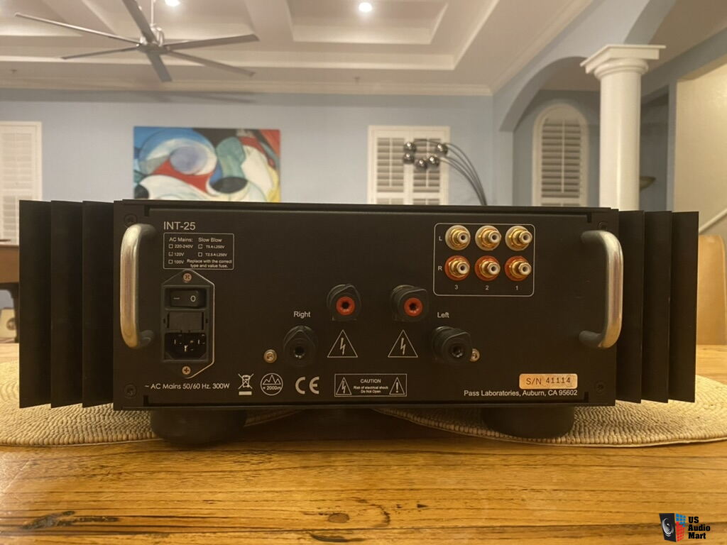 Pass Labs INT-25 integrated amplifier Photo #4826707 - US Audio Mart