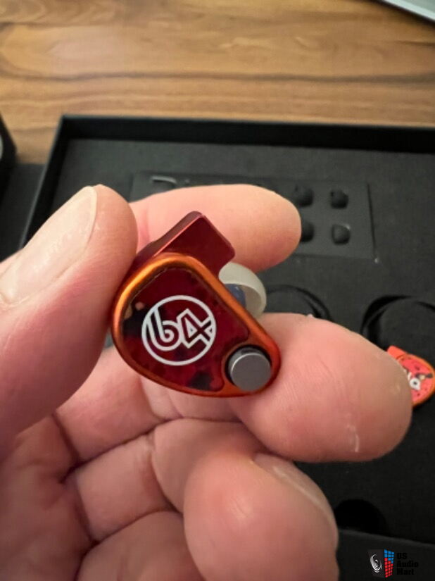 64 audio u18t - excellent condition Photo #4835300 - US Audio Mart