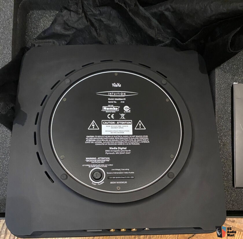 Wadia Intuition 01 w/ BRAND NEW Nordost Blue Heaven power cord! Photo ...