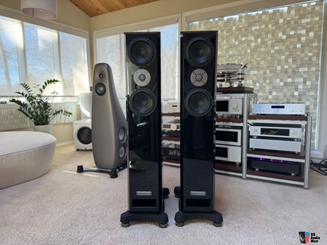 Usher Mini Dancer Two DMD Speakers in Walnut w/ Optional Center and ...
