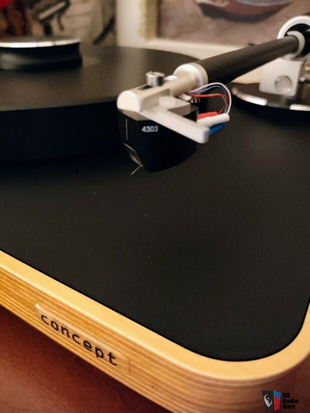 Clearaudio Concept Wood Turntable with Maestro V2 Cartridge and Satisfy ...