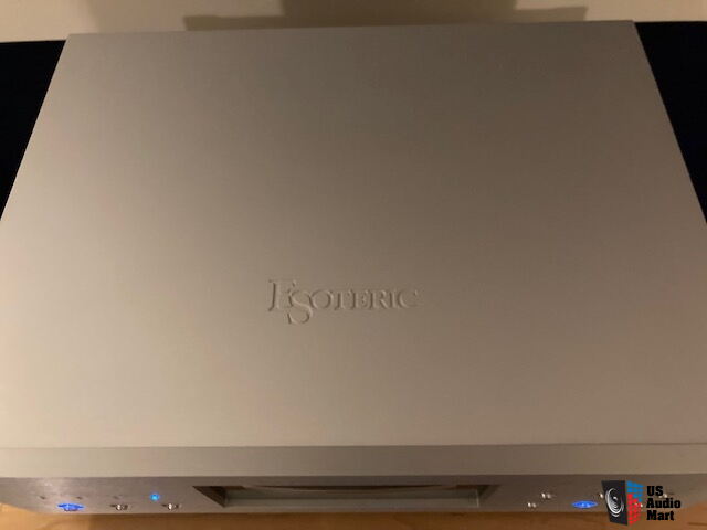 Esoteric DV-60 SACD/CD/DVD player -- in MINT/Brand New condition in ...