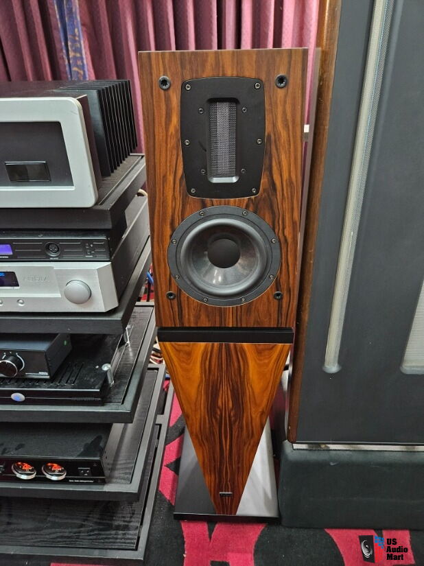 Eficion Ficion F200 Bookshelf Speakers with Matching Stands - $1800 ...