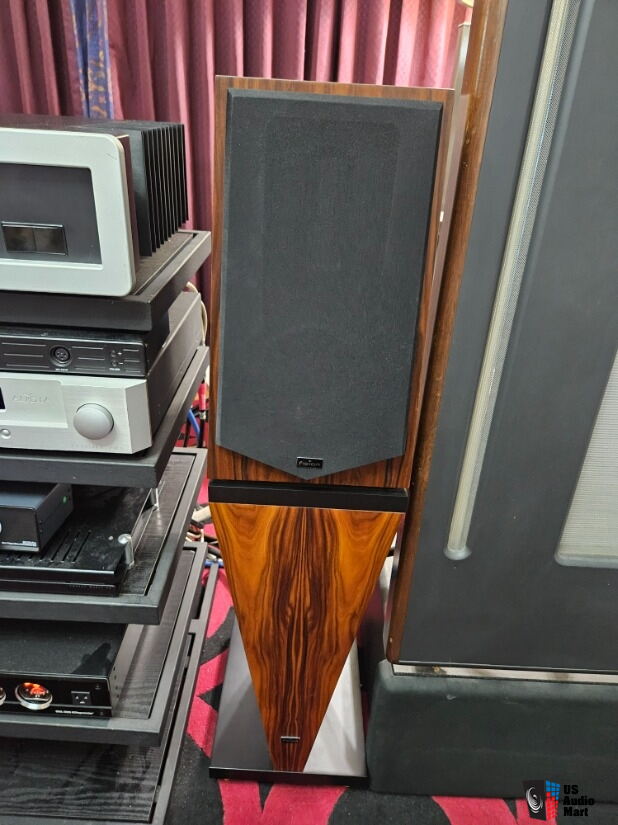 Eficion Ficion F200 Bookshelf Speakers with Matching Stands - $1800 ...