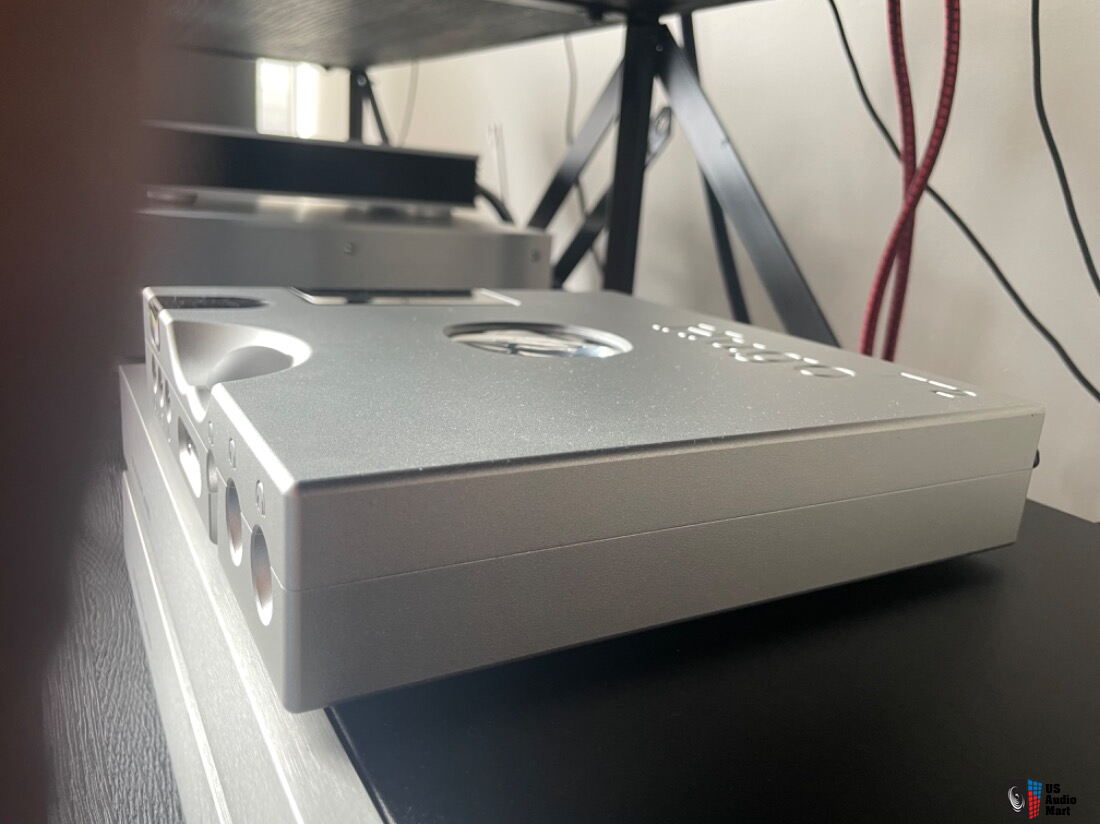 Chord Electronics Hugo TT 2 DAC with Preamp and Headphone Amp Photo ...