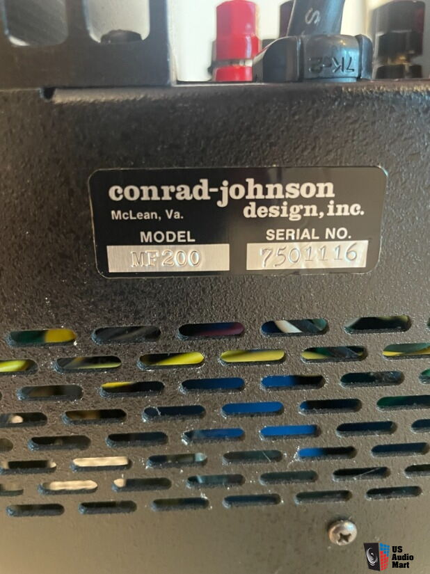 Conrad Johnson MF 200 amplifier