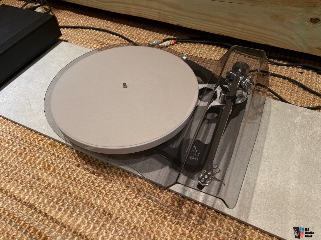 Rega P10 with Apheta 3 Cartridge Photo #4861716 - US Audio Mart
