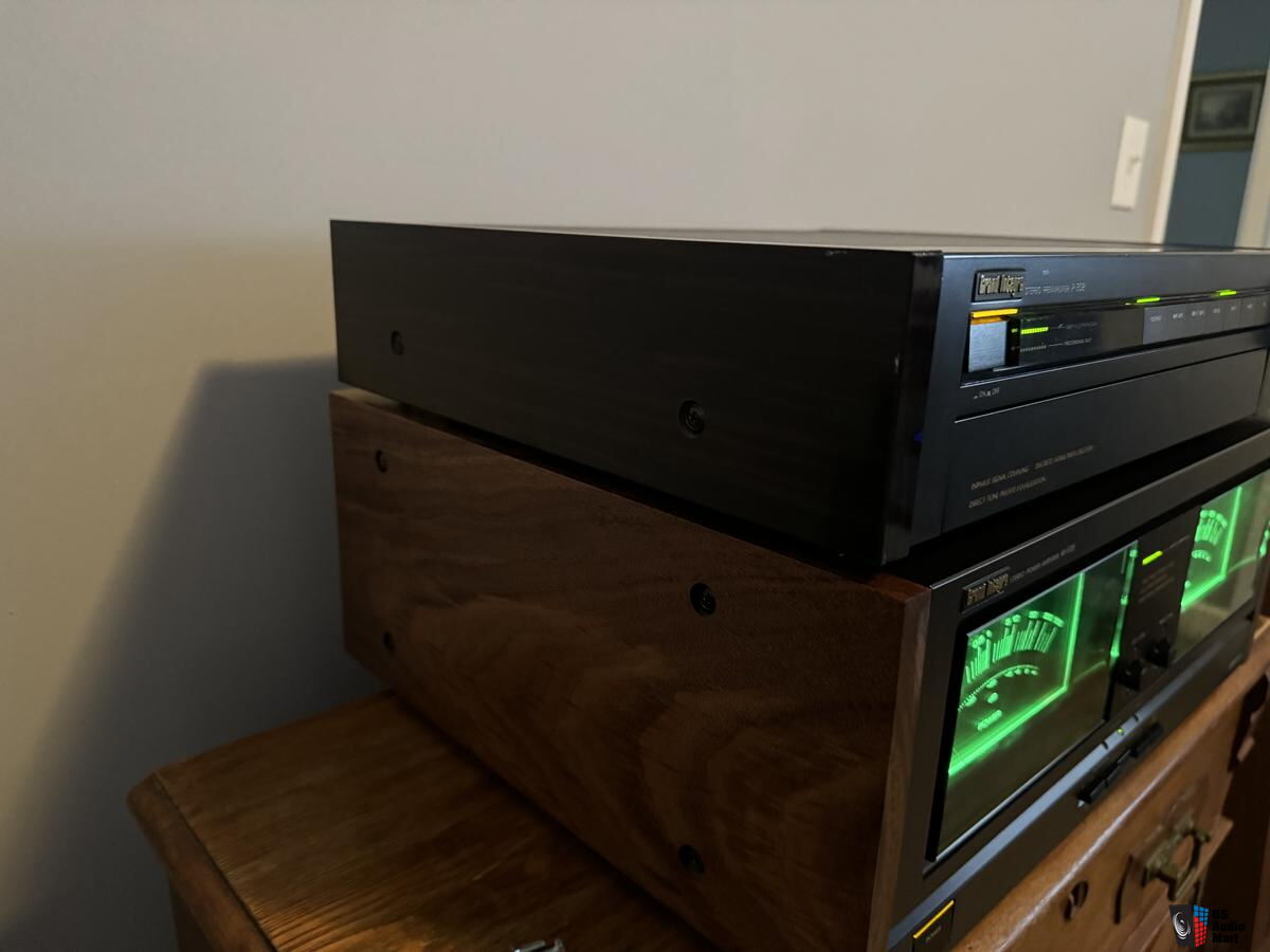 Grand Integra M-508 and Grand Integra P 308 Pre-Amplifier Photo ...