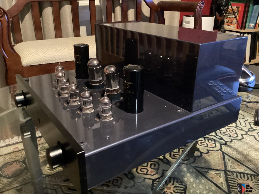 PrimaLuna DiaLogue Premium Preamplifier Photo #4886321 - US Audio Mart