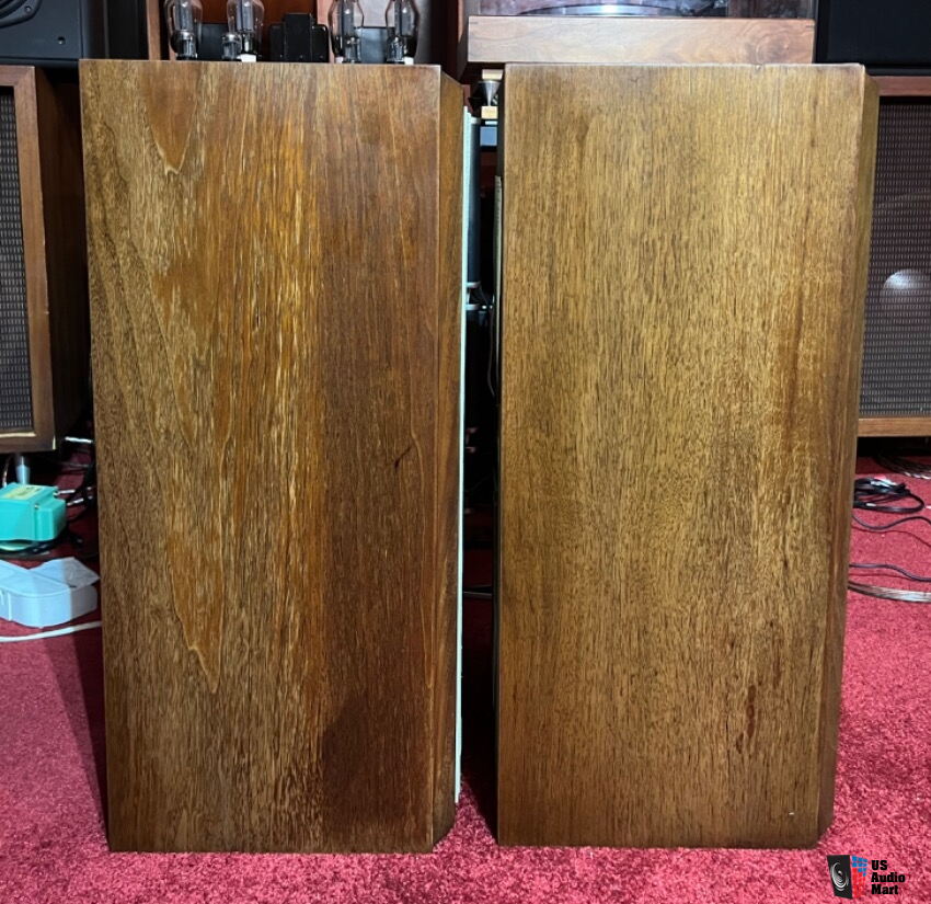 Advent Loudspeaker, one pair is in immaculate condition Photo #4892731 ...