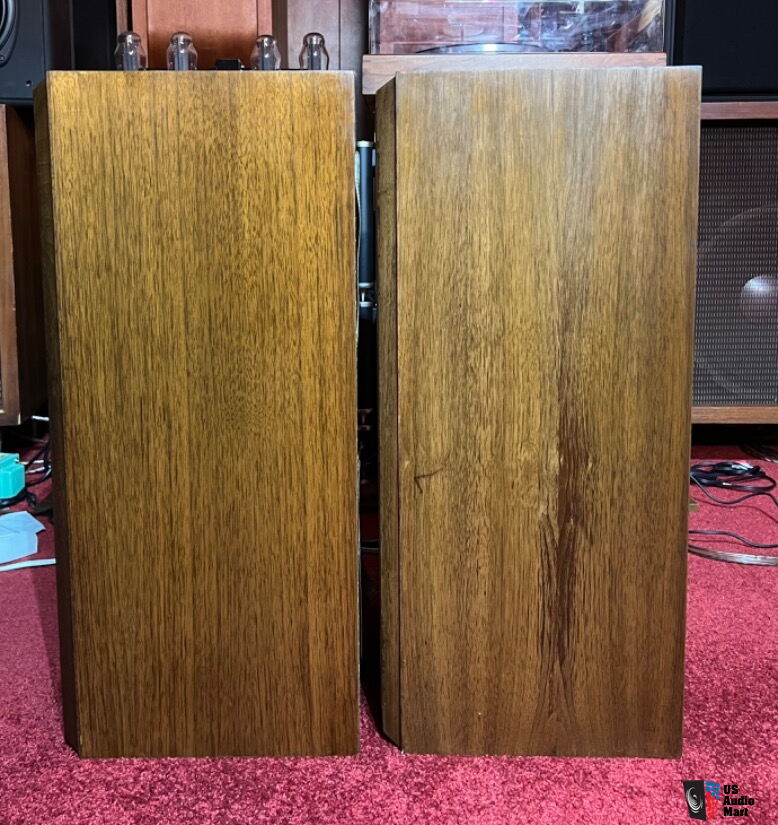 Advent Loudspeaker, one pair is in immaculate condition Photo #4892731 ...