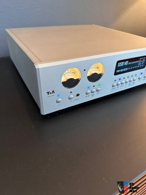 T+A DAC 200, Excellent Condition, Silver Photo #4894081 - US Audio Mart