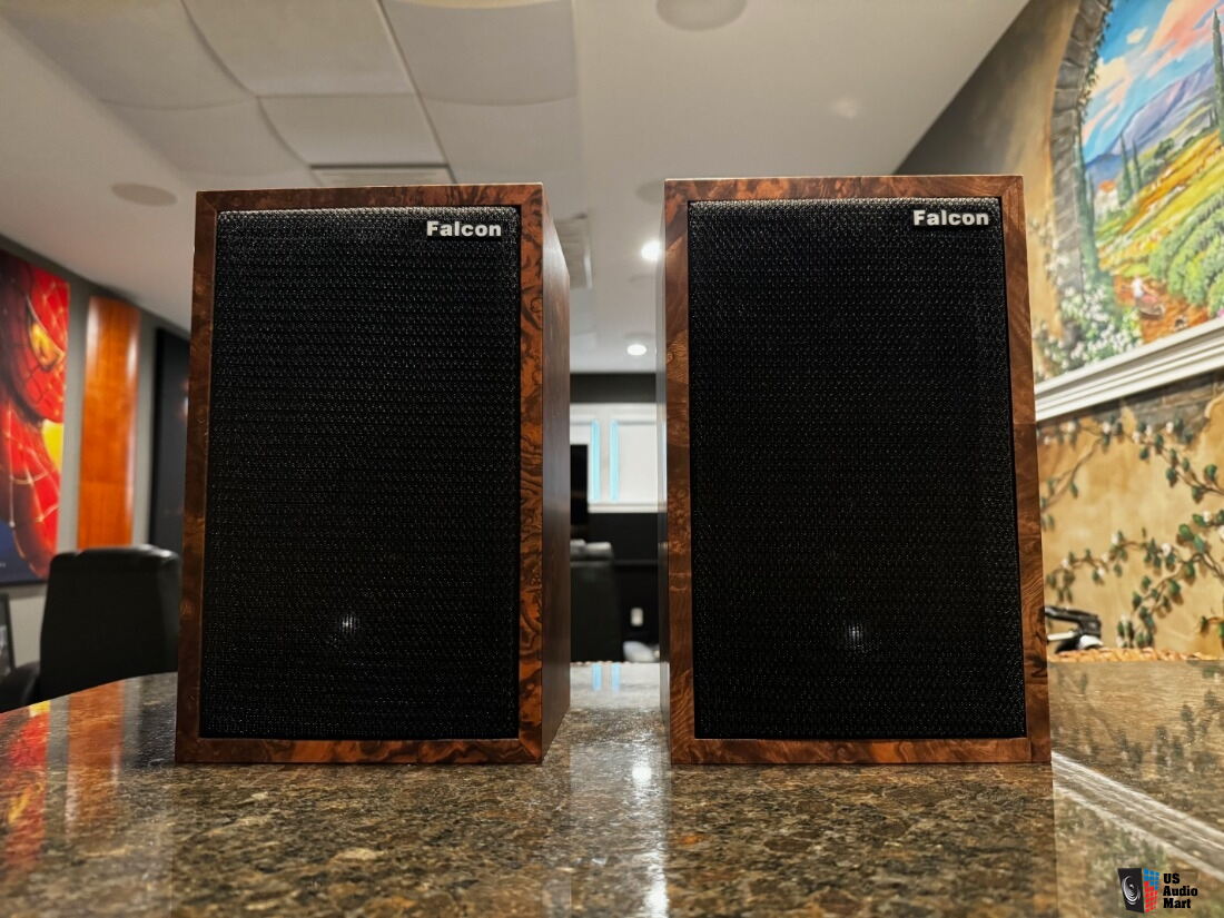 Falcon Acoustics LS3/5a Gold Badge in stunning Burr Walnut Photo ...