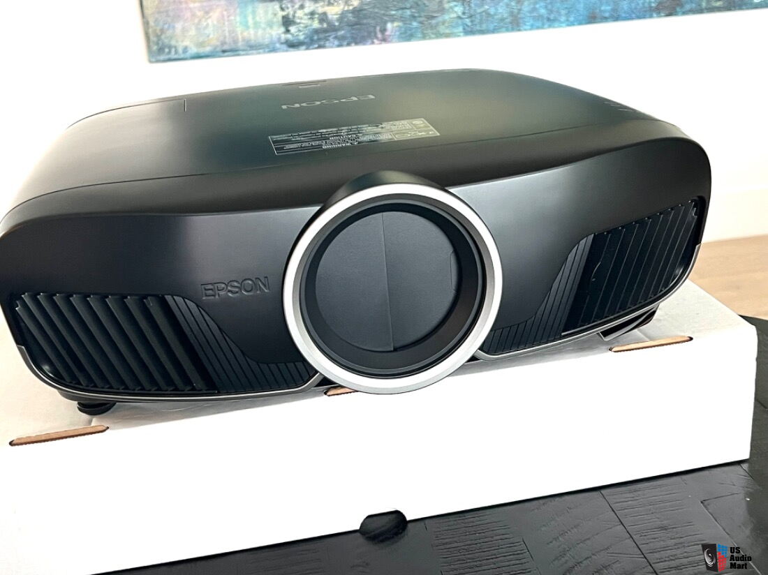 Epson 6050UB HT 4K PRO-UHD Projector Reduced $2150! Photo #4905562 - US ...