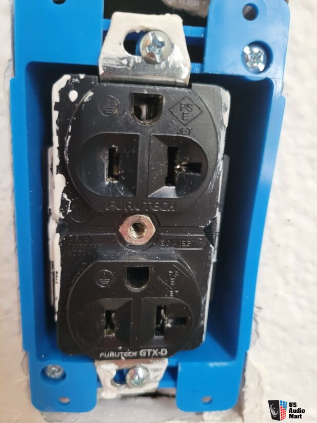 2 Furutech GTX-DR - rodium outlets Photo #4920795 - US Audio Mart