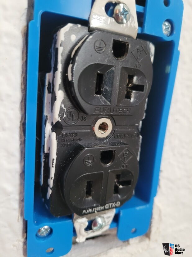 2 Furutech GTX-DR - rodium outlets Photo #4920795 - US Audio Mart