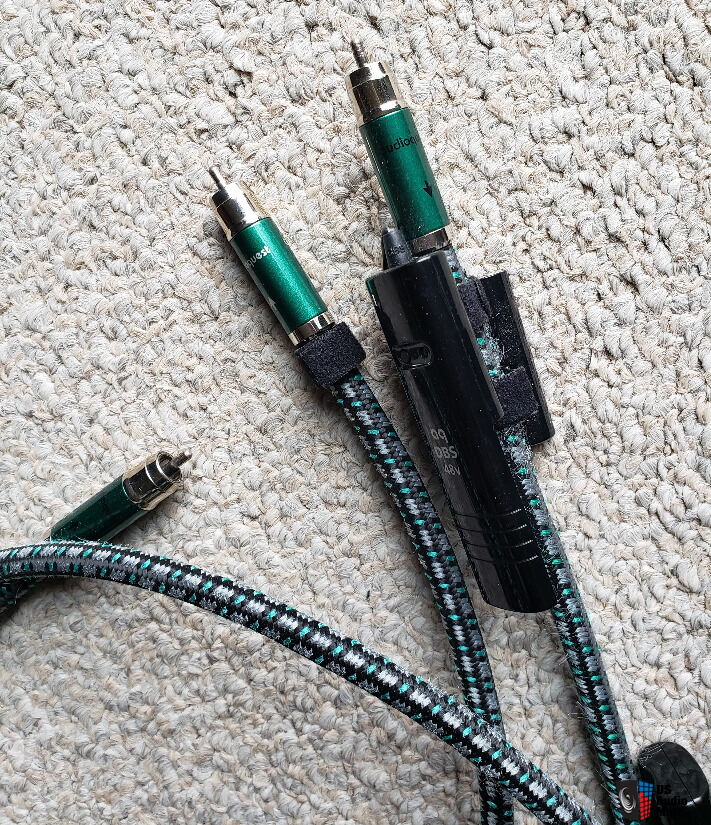 Audioquest Columbia RCA Interconnects 1M - with original box Photo ...