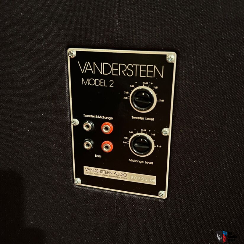 Vandersteen 2Ce 3-way floorstanding home speakers with stands Photo ...