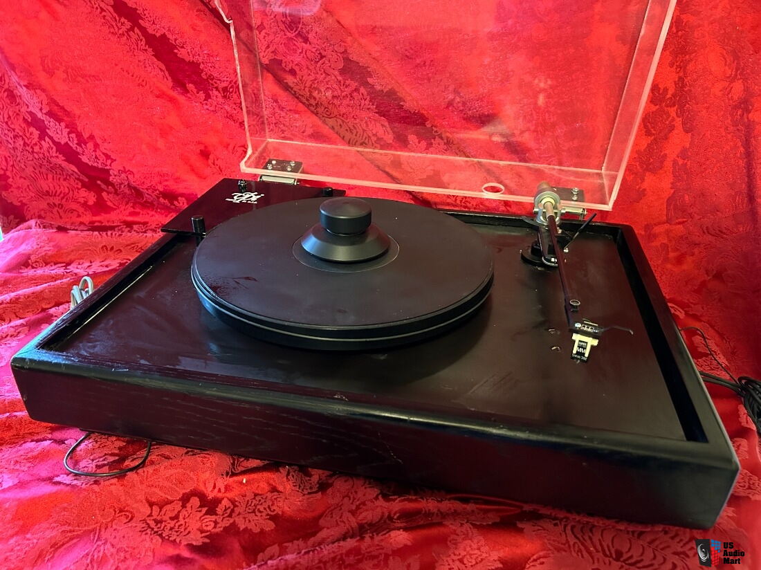 VPI stereo turntable, ADC Carbon Fiber Arm, Supex Cartridge- Pick up only