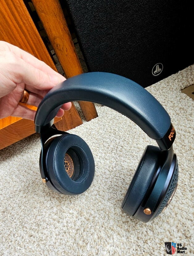 Gorgeous Focal Celestee Headphones with Limited Gold Edition Ifi Hip ...