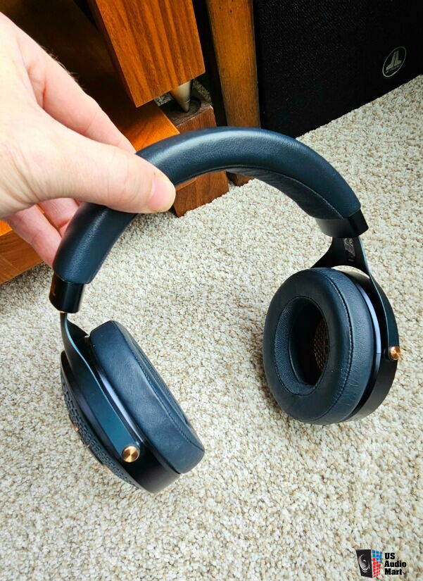 Gorgeous Focal Celestee Headphones with Limited Gold Edition Ifi Hip ...