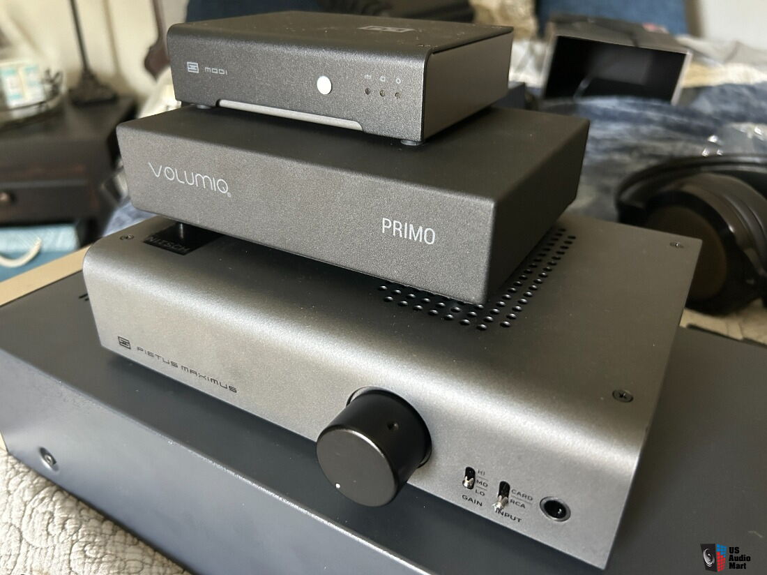 Complete Desktop Streaming Setup Photo #4951016 - US Audio Mart