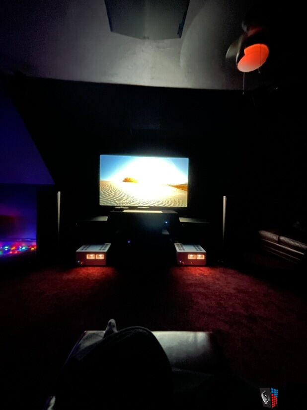 Sony VPL-XW6000 4K native laser projector Photo #4954397 - US Audio Mart