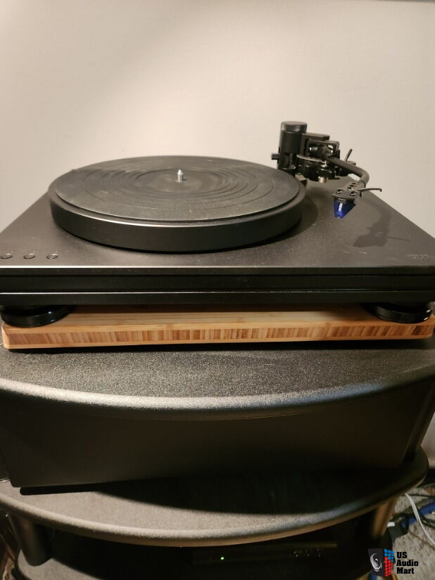 Music Hall Stealth + Ortofon 2M Blue cartridge, Used less than 5 hours ...