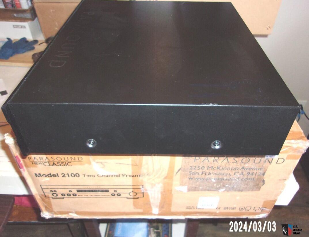 Parasound New Classics 2100 Pre Amp Photo #4970919 - US Audio Mart
