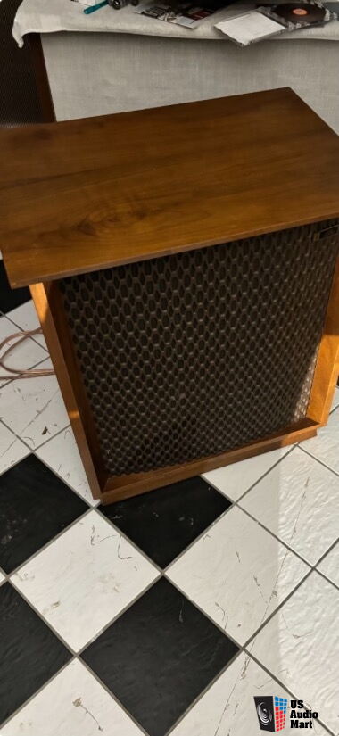 Altec 846A Valencia, one pair in perfect working condition and original